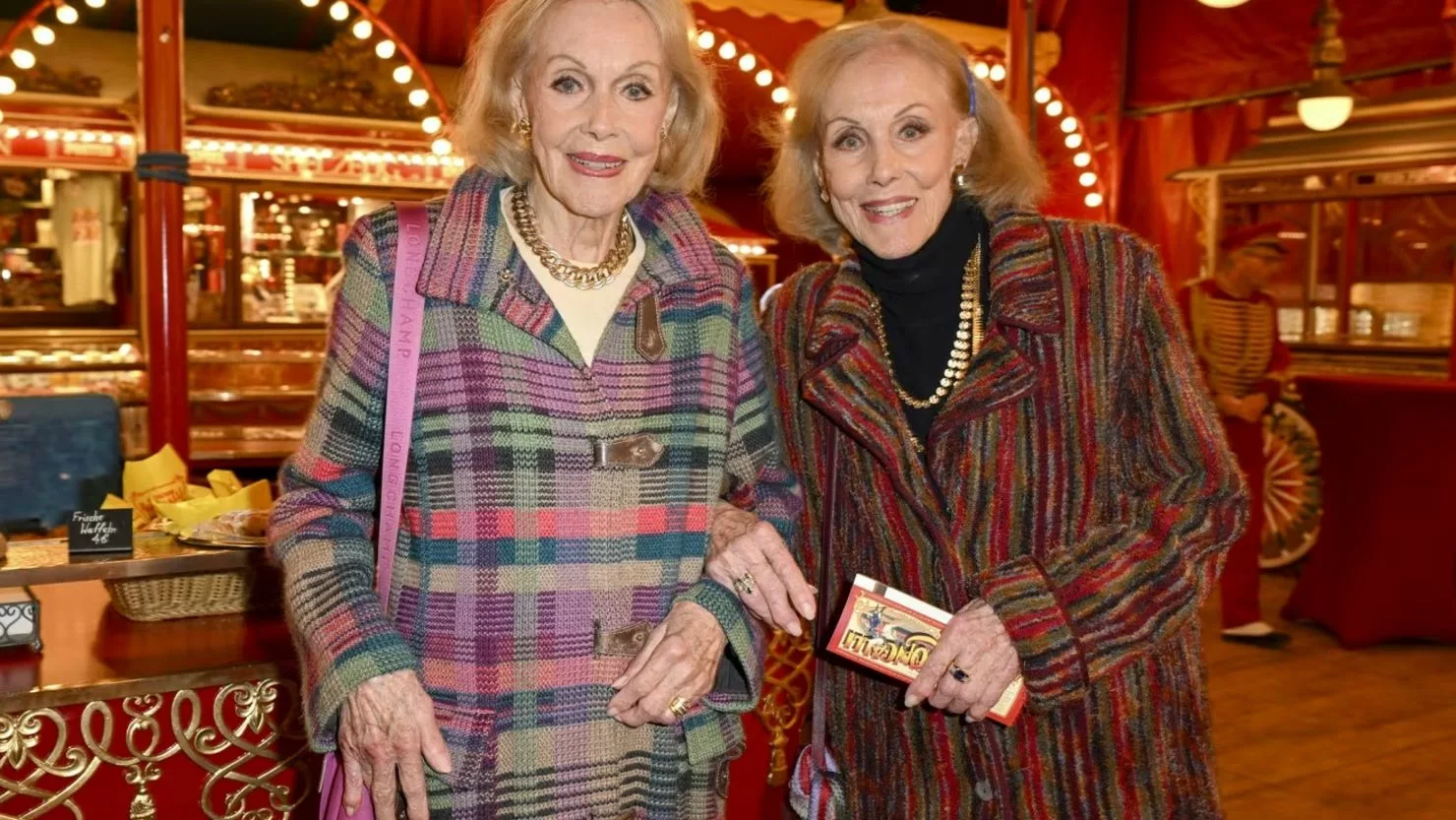 Mueren Juntas las Gemelas Alice y Ellen Kessler a los 89 Años Tras ...